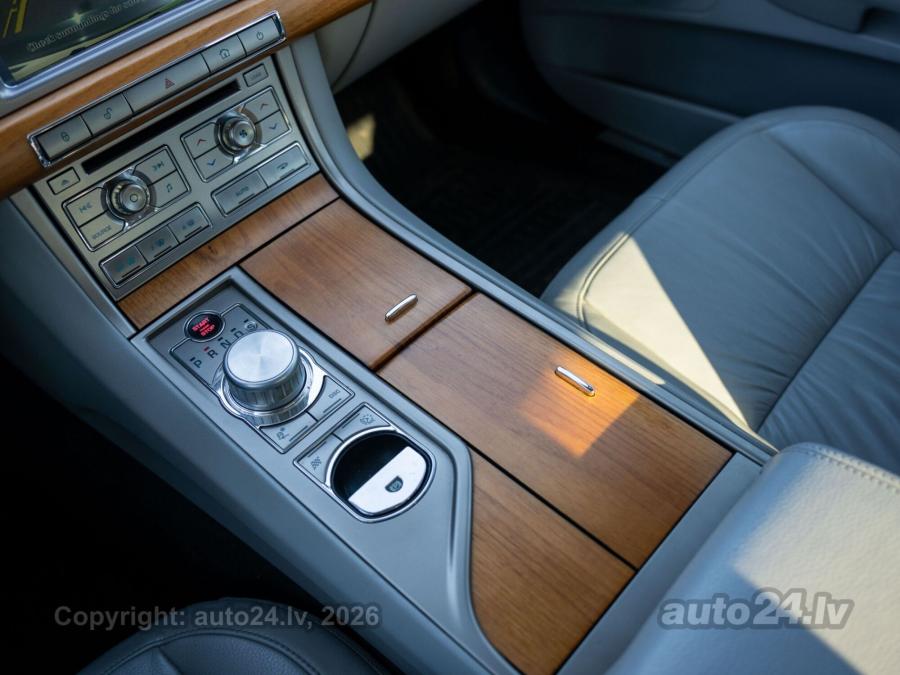 Zaļš Jaguar XF 2011 Tallina, ar dzinēja tilpumu 3.00 L un nobraukumu 187 tūkst. km par 5900 €, foto 20 vietnē AUTOMOTO.COM.LV