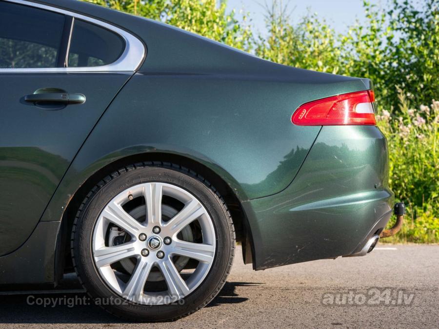 Zaļš Jaguar XF 2011 Tallina, ar dzinēja tilpumu 3.00 L un nobraukumu 187 tūkst. km par 5900 €, foto 26 vietnē AUTOMOTO.COM.LV
