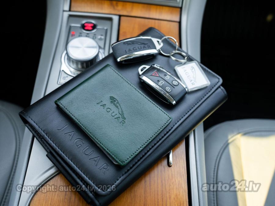Zaļš Jaguar XF 2011 Tallina, ar dzinēja tilpumu 3.00 L un nobraukumu 187 tūkst. km par 5900 €, foto 30 vietnē AUTOMOTO.COM.LV