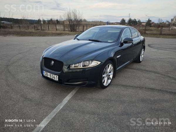 Green Jaguar XF 2012 in Daugavpils, with an engine capacity of 2.20 L and mileage of 172 thousand km for 6990 €, photo 8 on AUTOMOTO.COM.LV