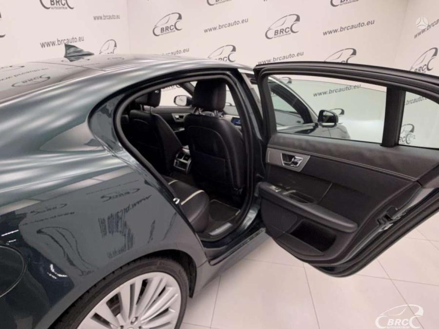 Green Jaguar XF 2013 in Vilnius, with an engine capacity of 3.00 L and mileage of 262 thousand km for 9900 €, photo 14 on AUTOMOTO.COM.LV