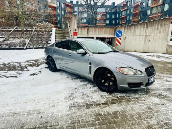 Grey Jaguar XF 2008 in Riga, with an engine capacity of 3.00 L and mileage of 319 thousand km for 3600 €, photo 2 on AUTOMOTO.COM.LV