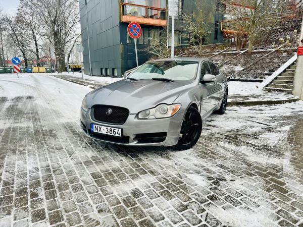 Grey Jaguar XF 2008 in Riga, with an engine capacity of 3.00 L and mileage of 319 thousand km for 3600 €, photo 3 on AUTOMOTO.COM.LV