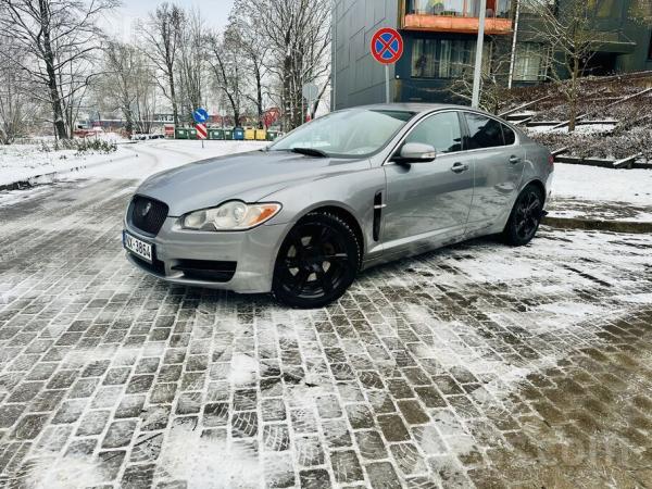 Grey Jaguar XF 2008 in Riga, with an engine capacity of 3.00 L and mileage of 319 thousand km for 3600 €, photo 4 on AUTOMOTO.COM.LV