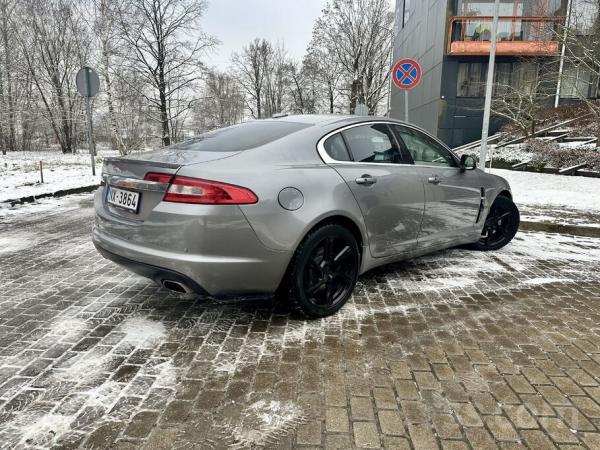 Grey Jaguar XF 2008 in Riga, with an engine capacity of 3.00 L and mileage of 319 thousand km for 3600 €, photo 6 on AUTOMOTO.COM.LV