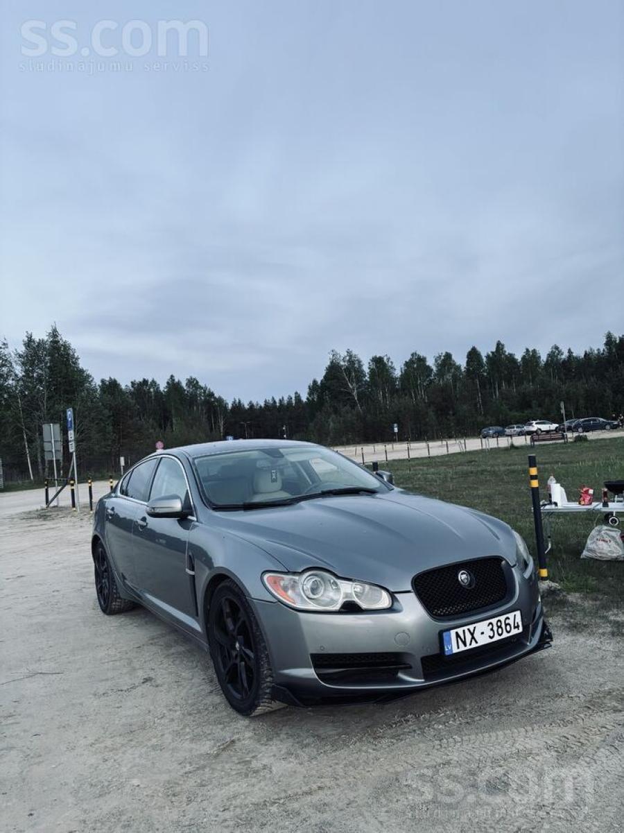 Pelēks Jaguar XF 2008 Rīga, ar dzinēja tilpumu 3.00 L un nobraukumu 325 tūkst. km par 2850 €, foto 1 vietnē AUTOMOTO.COM.LV