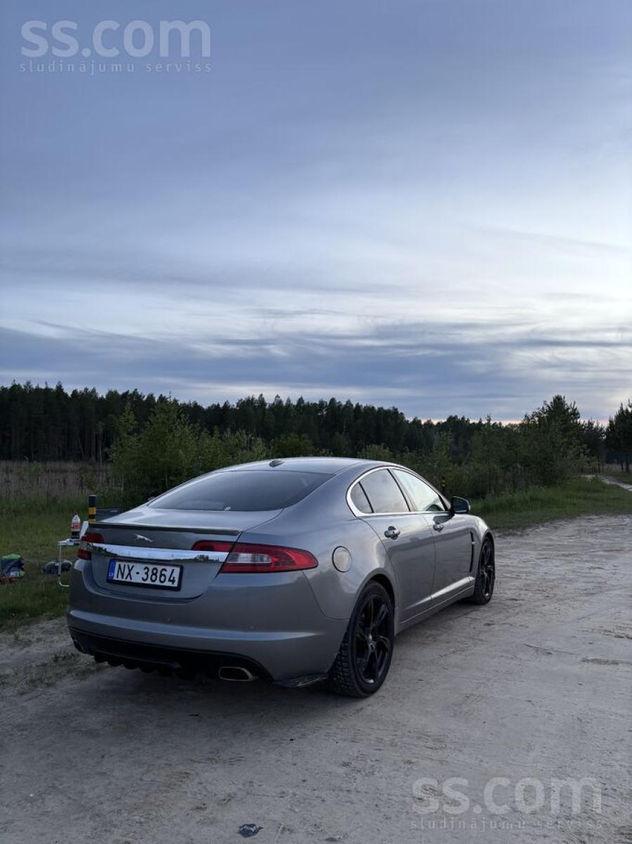 Pelēks Jaguar XF 2008 Rīga, ar dzinēja tilpumu 3.00 L un nobraukumu 325 tūkst. km par 2850 €, foto 3 vietnē AUTOMOTO.COM.LV