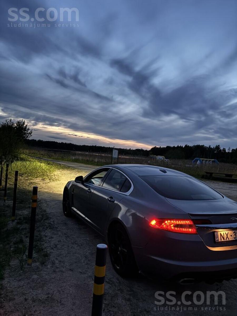 Pelēks Jaguar XF 2008 Rīga, ar dzinēja tilpumu 3.00 L un nobraukumu 325 tūkst. km par 2850 €, foto 5 vietnē AUTOMOTO.COM.LV