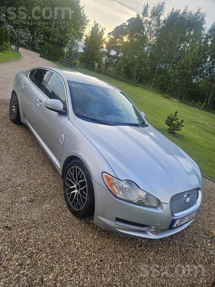 Grey Jaguar XF 2008 in Ogre, with an engine capacity of 2.70 L and mileage of 379 thousand km for 3500 €, photo 4 on AUTOMOTO.COM.LV