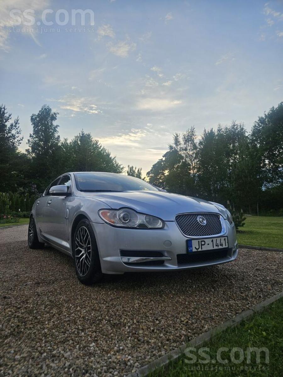 Grey Jaguar XF 2008 in Ogre, with an engine capacity of 2.70 L and mileage of 379 thousand km for 3500 €, photo 5 on AUTOMOTO.COM.LV