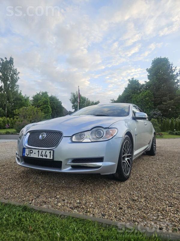 Grey Jaguar XF 2008 in Ogre, with an engine capacity of 2.70 L and mileage of 379 thousand km for 3500 €, photo 5 on AUTOMOTO.COM.LV