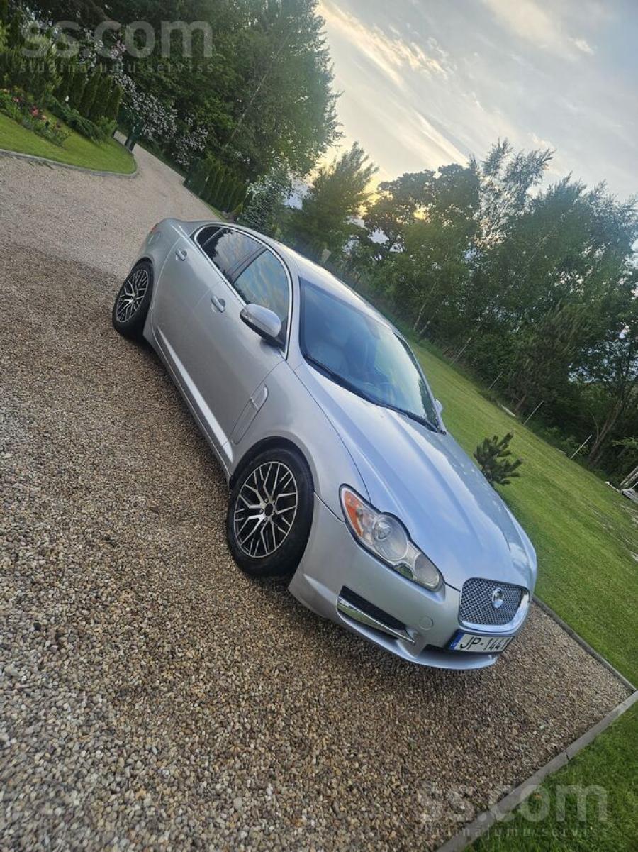 Grey Jaguar XF 2008 in Ogre, with an engine capacity of 2.70 L and mileage of 379 thousand km for 3500 €, photo 8 on AUTOMOTO.COM.LV