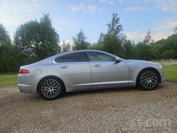 Grey Jaguar XF 2008 in Ogre, with an engine capacity of 2.70 L and mileage of 379 thousand km for 3500 €, photo 8 on AUTOMOTO.COM.LV