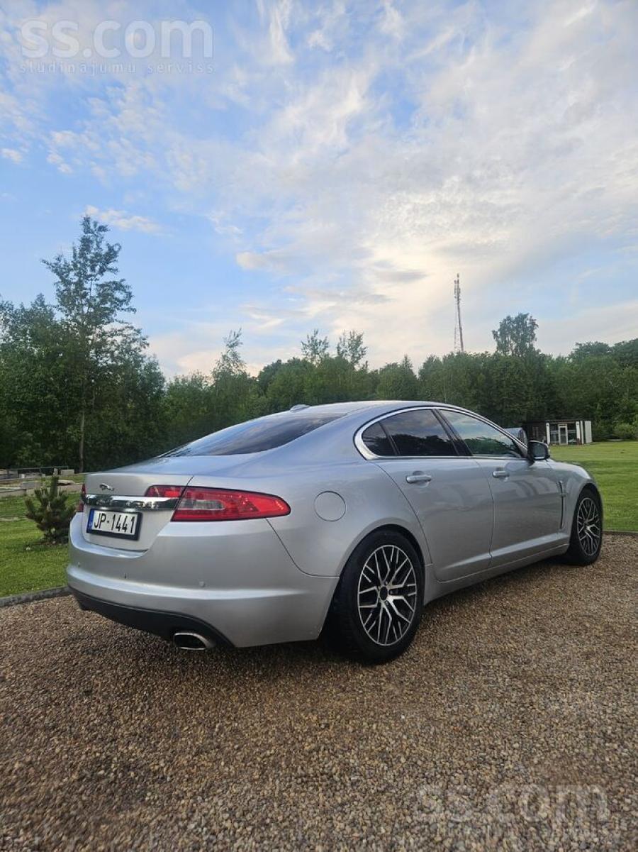 Grey Jaguar XF 2008 in Ogre, with an engine capacity of 2.70 L and mileage of 379 thousand km for 3500 €, photo 10 on AUTOMOTO.COM.LV