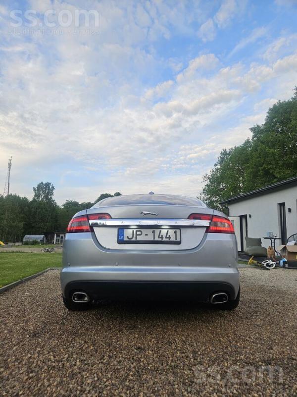 Grey Jaguar XF 2008 in Ogre, with an engine capacity of 2.70 L and mileage of 379 thousand km for 3500 €, photo 10 on AUTOMOTO.COM.LV