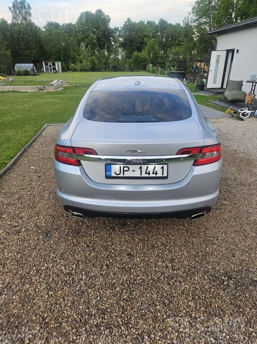 Grey Jaguar XF 2008 in Ogre, with an engine capacity of 2.70 L and mileage of 379 thousand km for 3500 €, photo 13 on AUTOMOTO.COM.LV