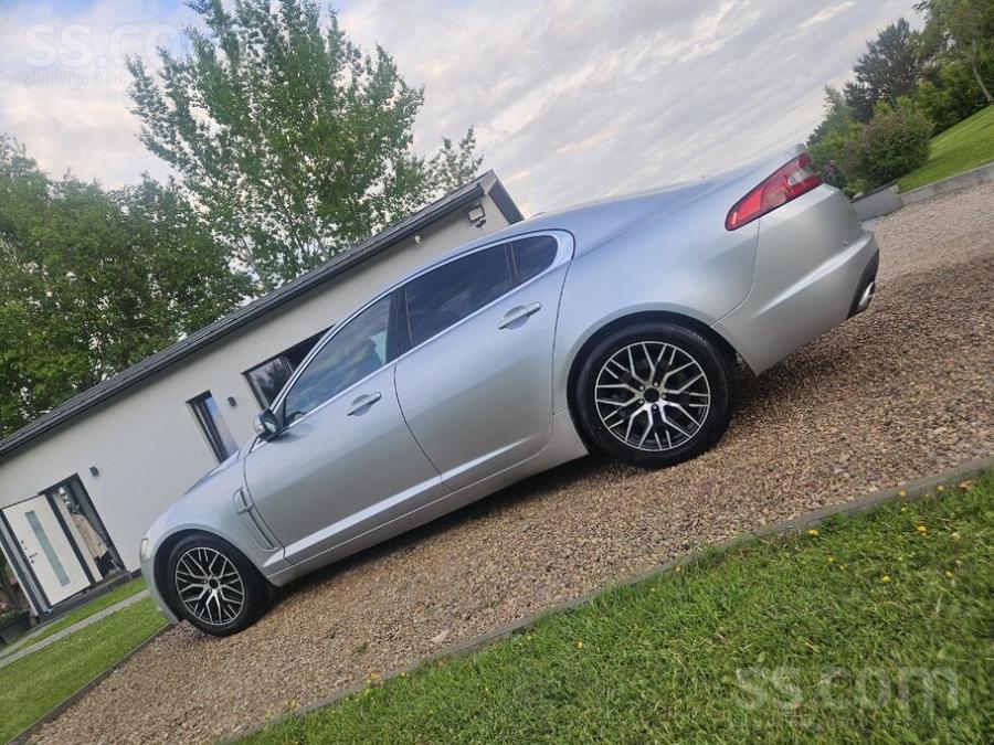 Grey Jaguar XF 2008 in Ogre, with an engine capacity of 2.70 L and mileage of 379 thousand km for 3500 €, photo 14 on AUTOMOTO.COM.LV