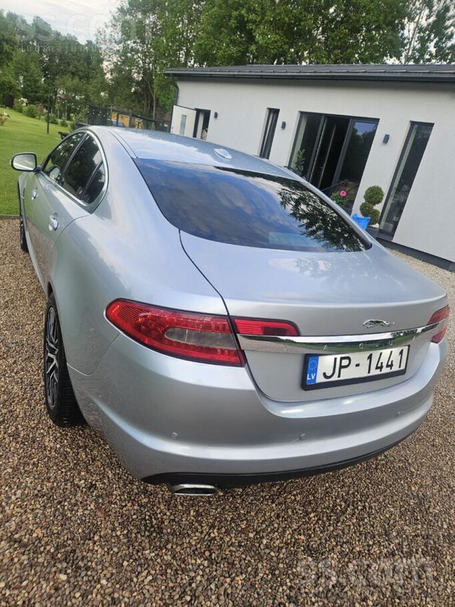 Grey Jaguar XF 2008 in Ogre, with an engine capacity of 2.70 L and mileage of 379 thousand km for 3500 €, photo 16 on AUTOMOTO.COM.LV