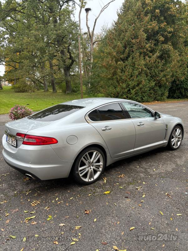 Pelēks Jaguar XF 2008 Rapla, ar dzinēja tilpumu 3.00 L un nobraukumu 309 tūkst. km par 3700 €, foto 2 vietnē AUTOMOTO.COM.LV