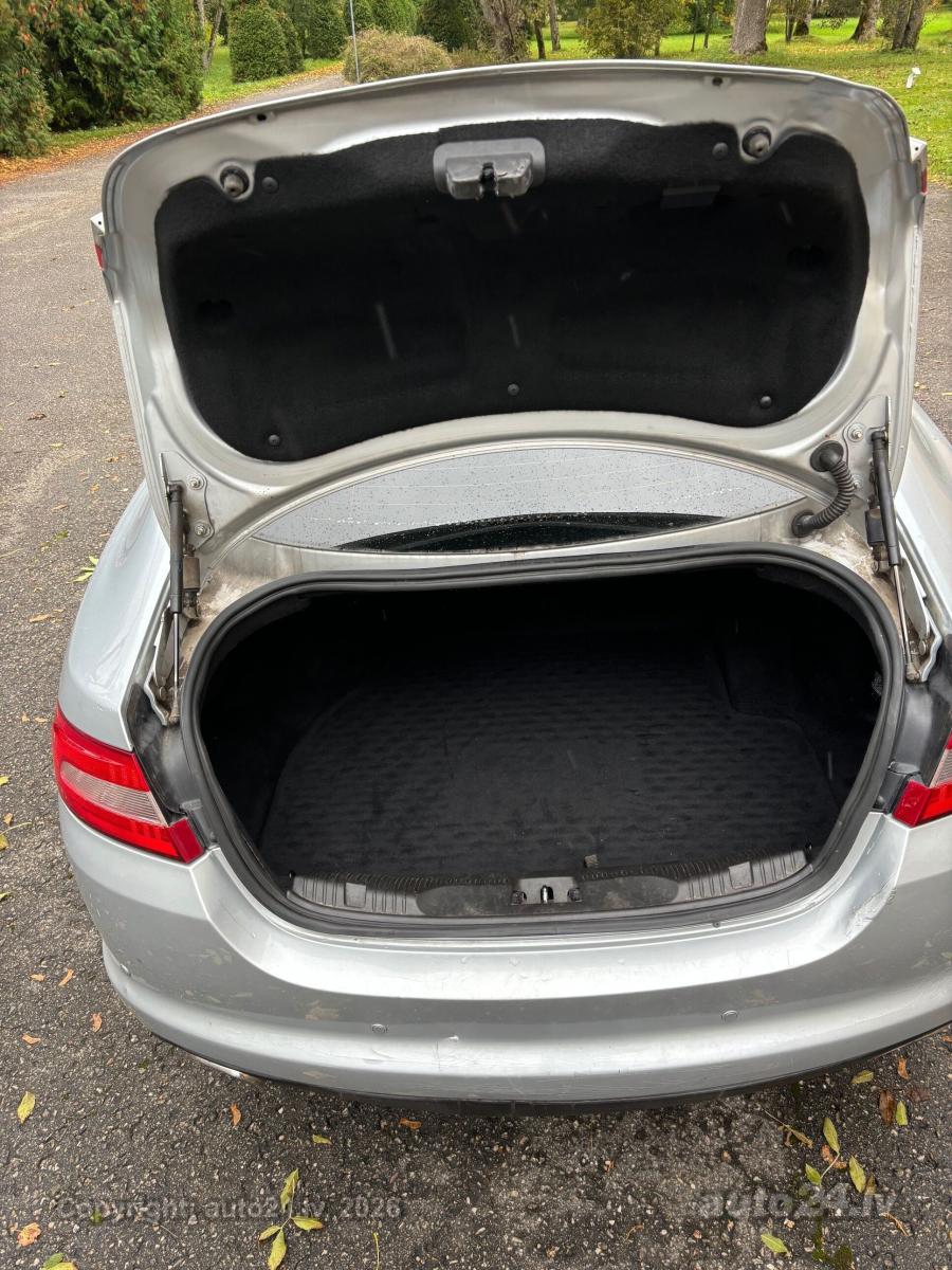 Grey Jaguar XF 2008 in Rapla, with an engine capacity of 3.00 L and mileage of 309 thousand km for 3700 €, photo 18 on AUTOMOTO.COM.LV
