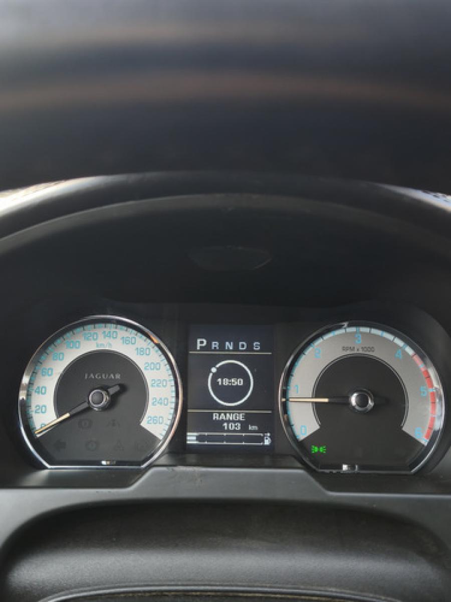 Grey Jaguar XF 2008 in Parnu, with an engine capacity of 2.70 L and mileage of 370 thousand km for 3200 €, photo 8 on AUTOMOTO.COM.LV
