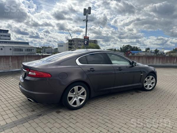 Pelēks Jaguar XF 2008 Rīga, ar dzinēja tilpumu 2.70 L un nobraukumu 270 tūkst. km par 4510 €, foto 6 vietnē AUTOMOTO.COM.LV