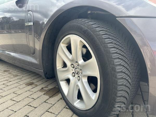 Pelēks Jaguar XF 2008 Rīga, ar dzinēja tilpumu 2.70 L un nobraukumu 270 tūkst. km par 4510 €, foto 7 vietnē AUTOMOTO.COM.LV