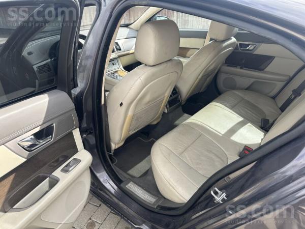 Pelēks Jaguar XF 2008 Rīga, ar dzinēja tilpumu 2.70 L un nobraukumu 270 tūkst. km par 4510 €, foto 10 vietnē AUTOMOTO.COM.LV