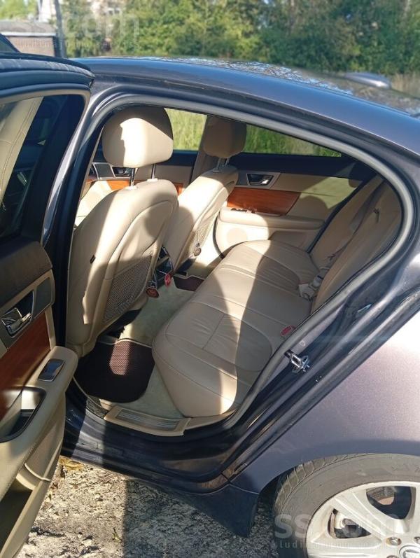 Ягуар ХФ 2008 в Екабпилс на AUTOMOTO.COM.LV Серый Ягуар ХФ 2008 в Екабпилс, объемом двигателя 2.70 л и пробегом 359 тыс. км за 3500 €, фото 9 на AUTOMOTO.COM.LV
