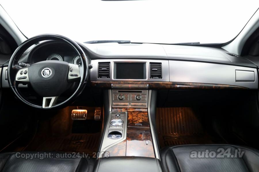 Pelēks Jaguar XF 2008 Tallina, ar dzinēja tilpumu 3.00 L un nobraukumu 311 tūkst. km par 1799 €, foto 6 vietnē AUTOMOTO.COM.LV