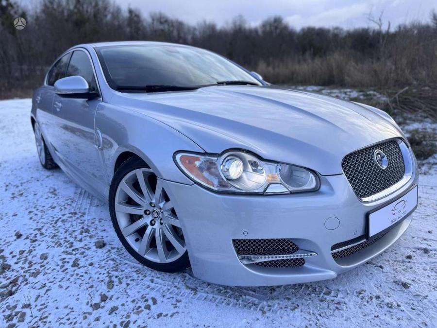 Grey Jaguar XF 2009 in Kaunas, with an engine capacity of 2.99 L and mileage of 180 thousand km for 5950 €, photo 4 on AUTOMOTO.COM.LV