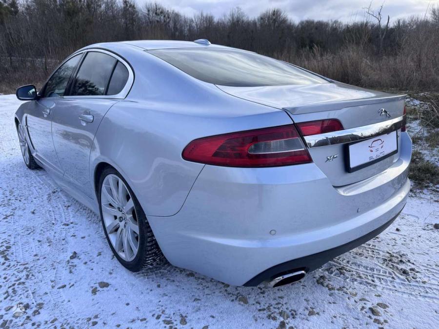 Grey Jaguar XF 2009 in Kaunas, with an engine capacity of 2.99 L and mileage of 180 thousand km for 5950 €, photo 6 on AUTOMOTO.COM.LV
