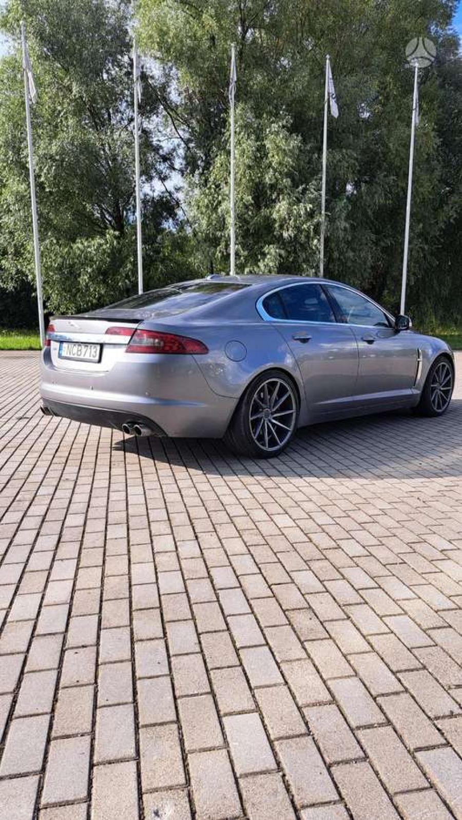 Pelēks Jaguar XF 2009 Šauļi, ar dzinēja tilpumu 4.20 L un nobraukumu 299 tūkst. km par 5100 €, foto 13 vietnē AUTOMOTO.COM.LV