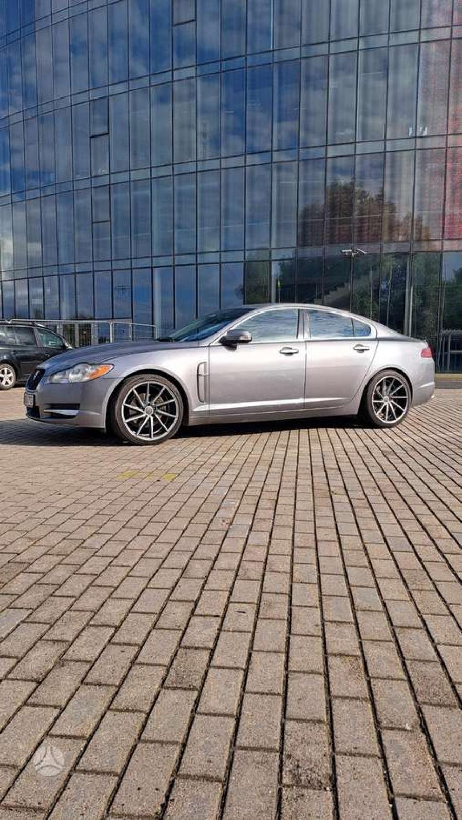 Pelēks Jaguar XF 2009 Šauļi, ar dzinēja tilpumu 4.20 L un nobraukumu 299 tūkst. km par 5100 €, foto 17 vietnē AUTOMOTO.COM.LV