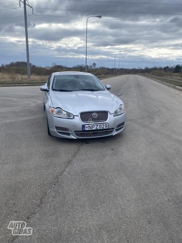 Pelēks Jaguar XF 2009 Viļņa, ar dzinēja tilpumu 3.00 L un nobraukumu 187 tūkst. km par 5700 €, foto 1 vietnē AUTOMOTO.COM.LV