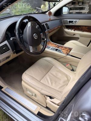 Pelēks Jaguar XF 2009 Tukums, ar dzinēja tilpumu 3.00 L un nobraukumu 290 tūkst. km par 5500 €, foto 7 vietnē AUTOMOTO.COM.LV