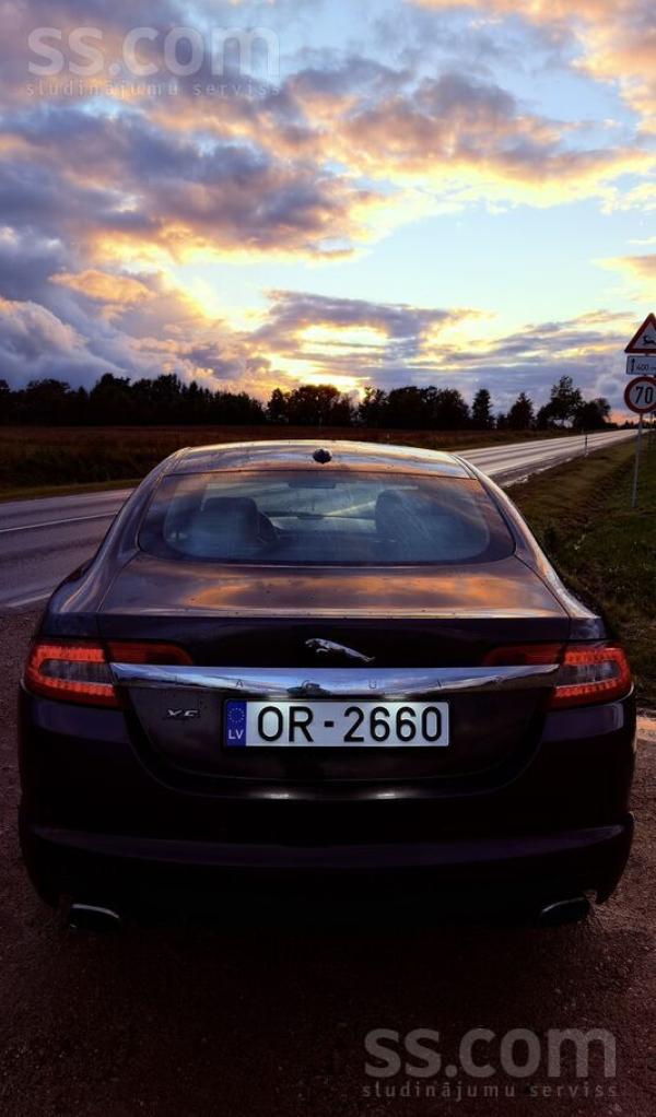 Pelēks Jaguar XF 2009 Kuldīga, ar dzinēja tilpumu 2.70 L un nobraukumu 299 tūkst. km par 5500 €, foto 3 vietnē AUTOMOTO.COM.LV