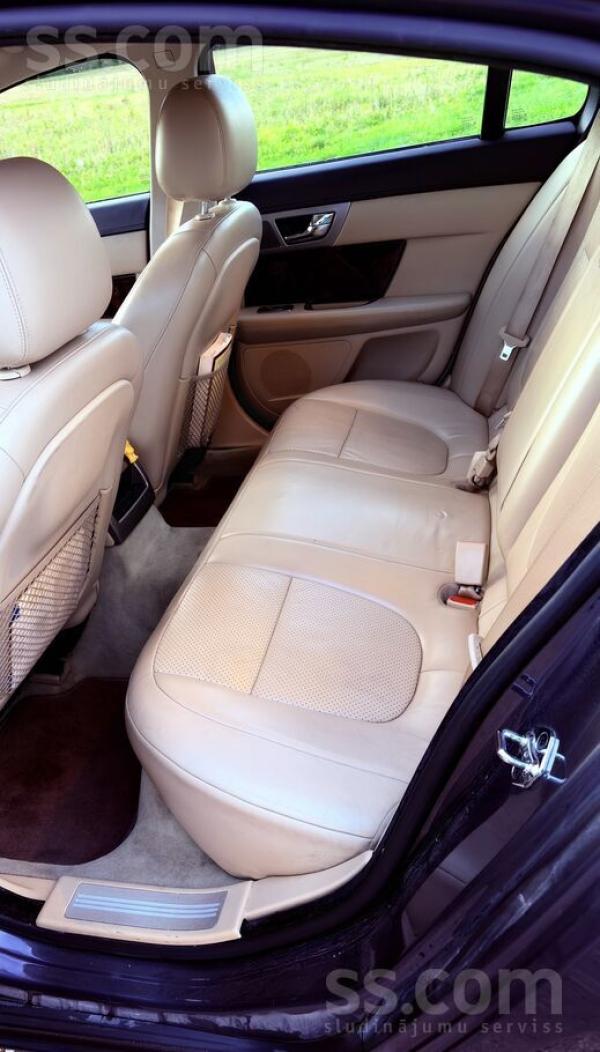 Pelēks Jaguar XF 2009 Kuldīga, ar dzinēja tilpumu 2.70 L un nobraukumu 299 tūkst. km par 5500 €, foto 7 vietnē AUTOMOTO.COM.LV