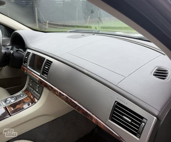 Grey Jaguar XF 2009 in Vilnius, with an engine capacity of 2.70 L and mileage of 320 thousand km for 2650 €, photo 10 on AUTOMOTO.COM.LV