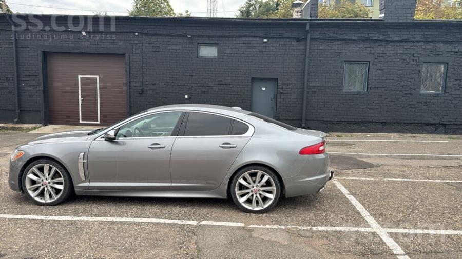 Grey Jaguar XF 2010 in Riga, with an engine capacity of 3.00 L and mileage of 350 thousand km for 3900 €, photo 6 on AUTOMOTO.COM.LV
