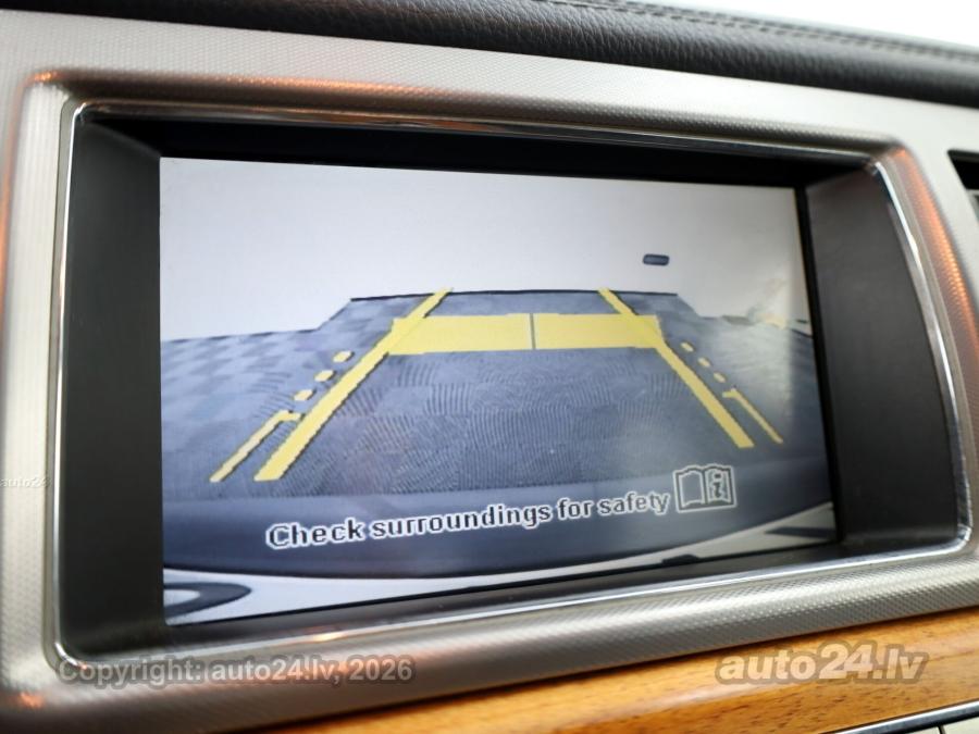 Grey Jaguar XF 2011 in Tallinn, with an engine capacity of 3.00 L and mileage of 233 thousand km for 2499 €, photo 9 on AUTOMOTO.COM.LV