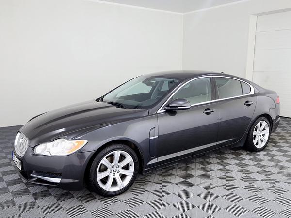 Pelēks Jaguar XF 2011 Tallina, ar dzinēja tilpumu 3.00 L un nobraukumu 233 tūkst. km par 2499 €, foto 3 vietnē AUTOMOTO.COM.LV