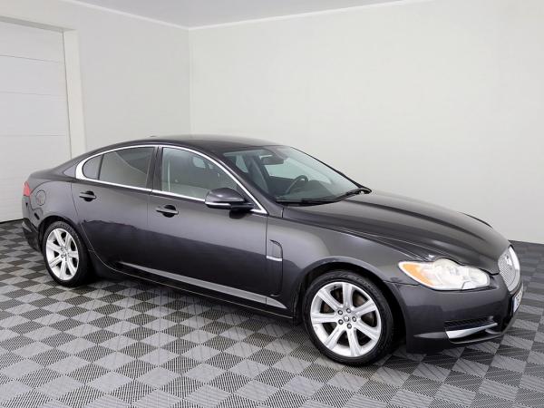 Pelēks Jaguar XF 2011 Tallina, ar dzinēja tilpumu 3.00 L un nobraukumu 233 tūkst. km par 2499 €, foto 10 vietnē AUTOMOTO.COM.LV