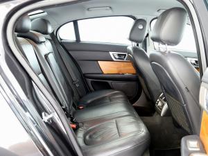 Grey Jaguar XF 2011 in Tallinn, with an engine capacity of 3.00 L and mileage of 233 thousand km for 2499 €, photo 16 on AUTOMOTO.COM.LV