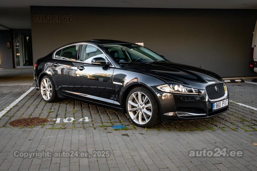 Pelēks Jaguar XF 2012 Pērnava, ar dzinēja tilpumu 3.00 L un nobraukumu 267 tūkst. km par 9000 €, foto 1 vietnē AUTOMOTO.COM.LV