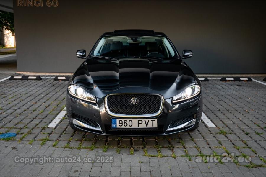 Pelēks Jaguar XF 2012 Pērnava, ar dzinēja tilpumu 3.00 L un nobraukumu 267 tūkst. km par 9000 €, foto 2 vietnē AUTOMOTO.COM.LV