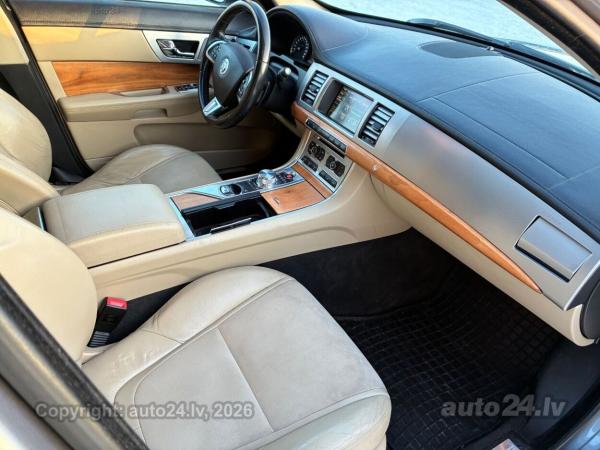 Pelēks Jaguar XF 2012 Pērnava, ar dzinēja tilpumu 2.20 L un nobraukumu 172 tūkst. km par 9800 €, foto 3 vietnē AUTOMOTO.COM.LV