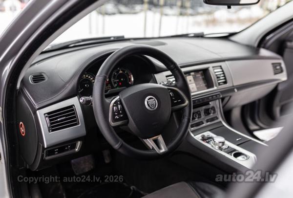 Pelēks Jaguar XF 2012 Tallina, ar dzinēja tilpumu 3.00 L un nobraukumu 345 tūkst. km par 7490 €, foto 9 vietnē AUTOMOTO.COM.LV