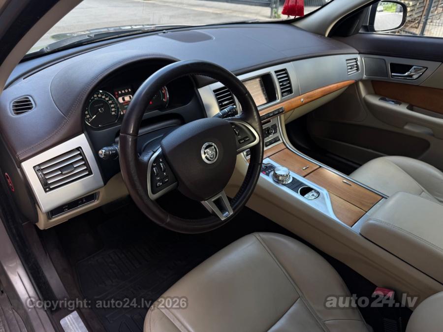 Grey Jaguar XF 2012 in Tallinn, with an engine capacity of 2.20 L and mileage of 226 thousand km for 5990 €, photo 8 on AUTOMOTO.COM.LV