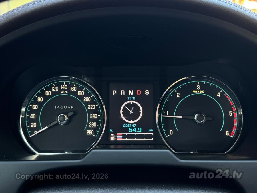 Grey Jaguar XF 2012 in Tallinn, with an engine capacity of 2.20 L and mileage of 226 thousand km for 5990 €, photo 15 on AUTOMOTO.COM.LV